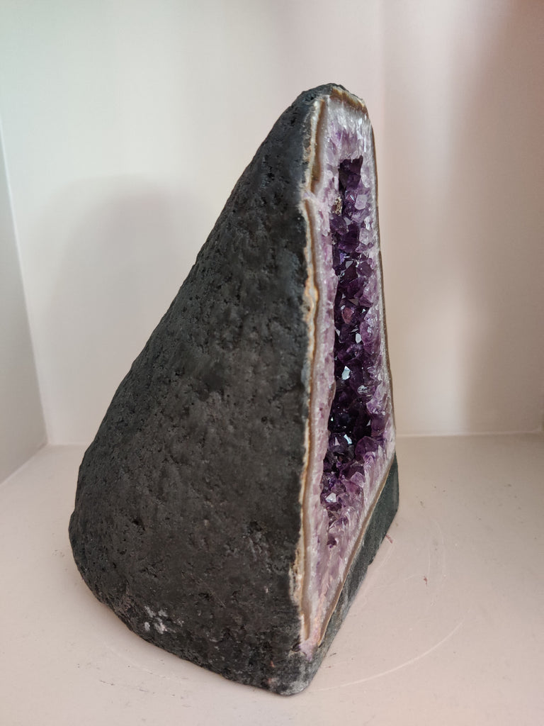 NATURAL AMETHYST GEODE – GemAnatomy